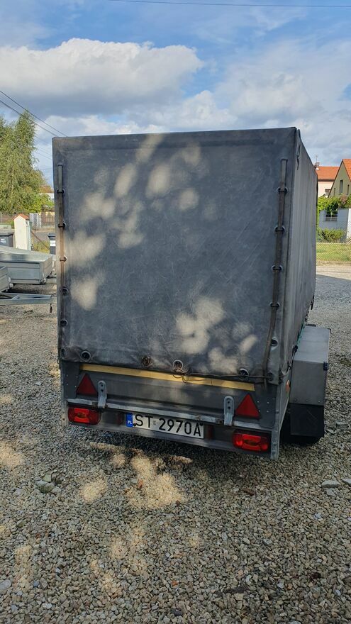 Przyczepa towarowa lekka solidna konstrukcja F.VAT Tychy Przyczepa towarowa lekka solidna konstrukcja F.VAT Tychy